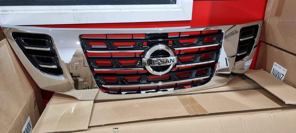 Nissan Patrol Y62 Grille Black/Chrome 2012-2019 | Dan's Custom Car Lights