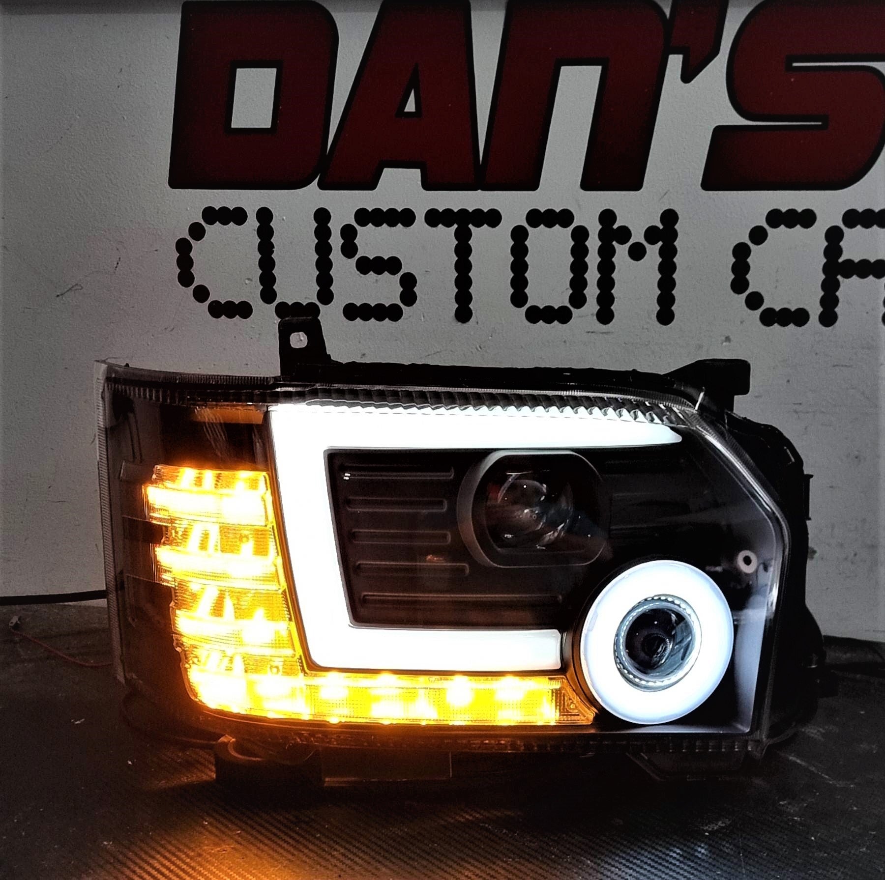 Toyota Hiace 2014-2019 Lo/Hi Beam Projector Black Sequential Indicator ...