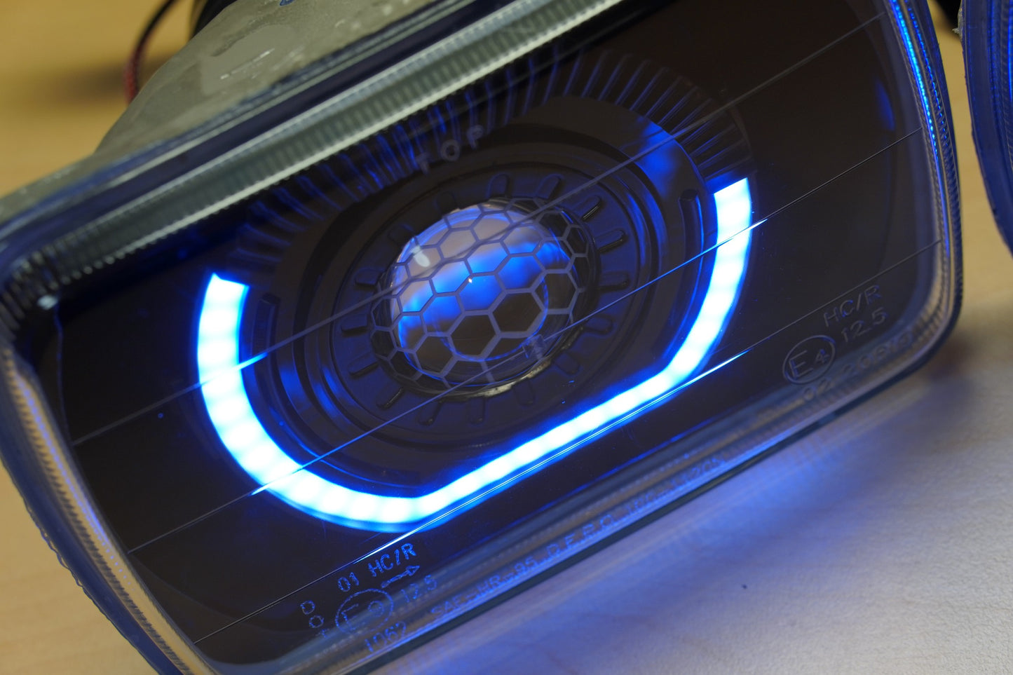 UNIVERSAL 5X7" RECTANGLE HEADLIGHTS with 3/4 RGWA Halos, Projectors and ...