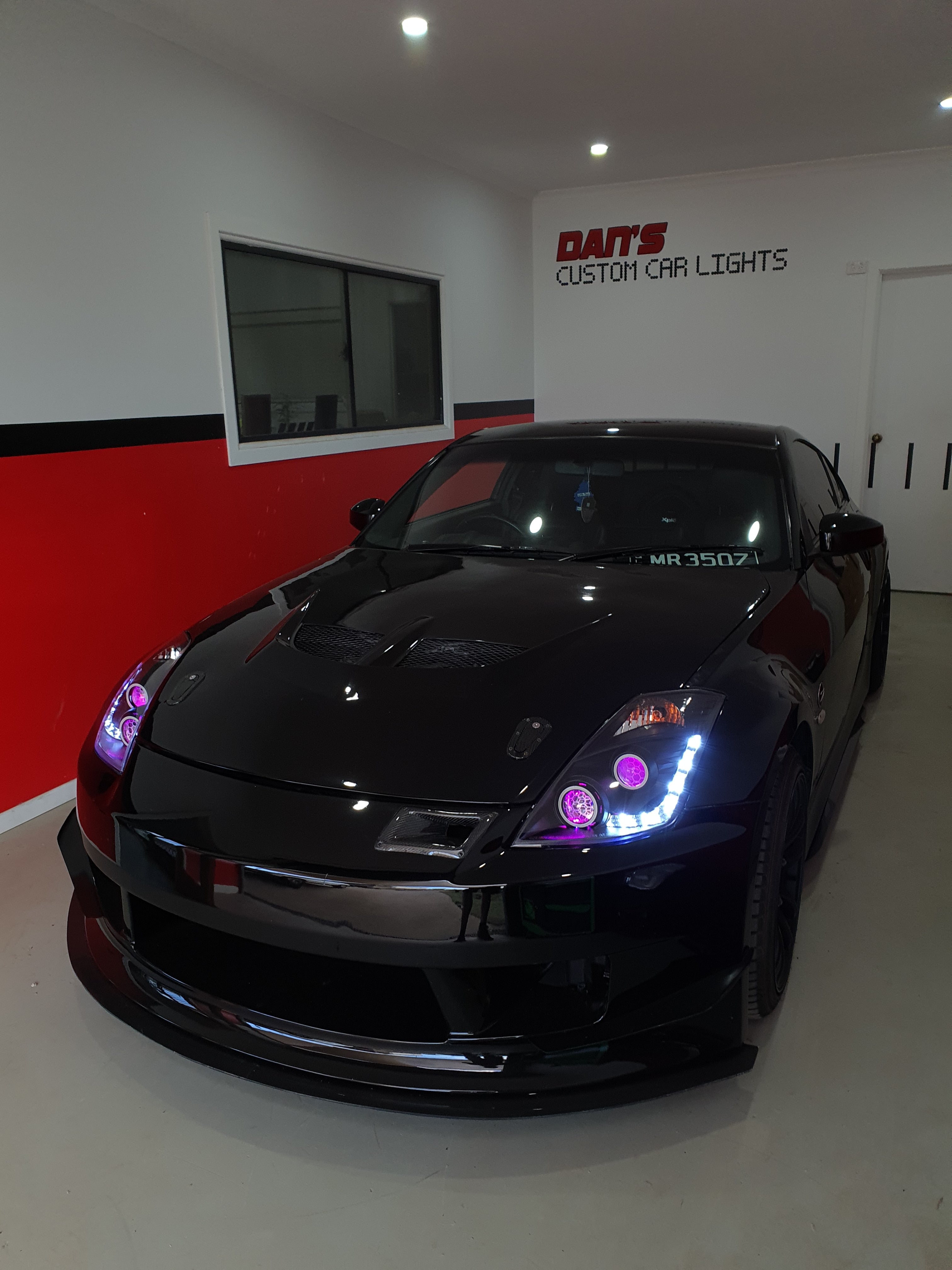 Nissan 350Z Headlights with Multicoloured Halo Rings, Demon Eyes and ...