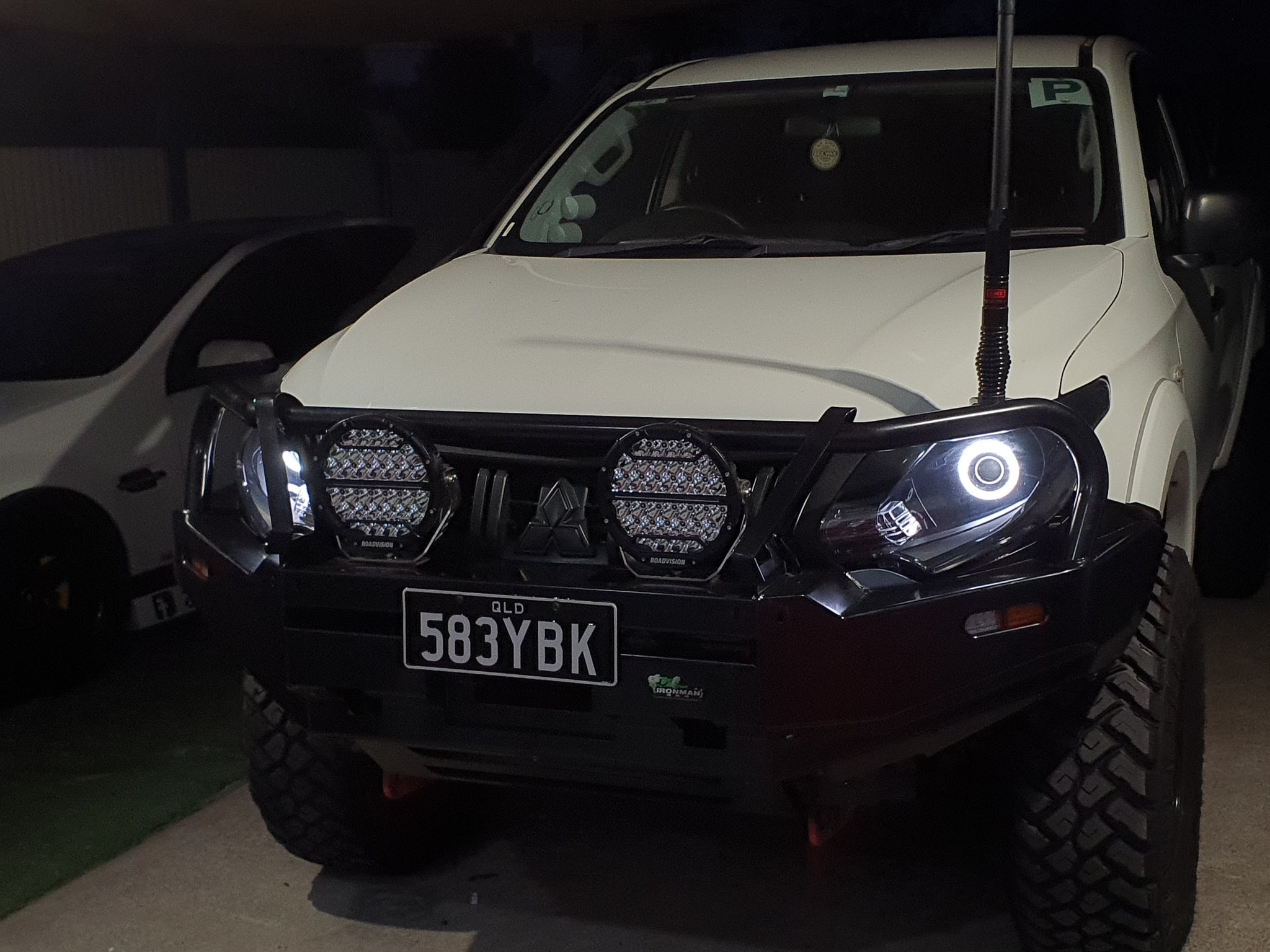 Mitsubishi Triton MQ 2015-2018 Headlights fitted with Bi Projectors ...